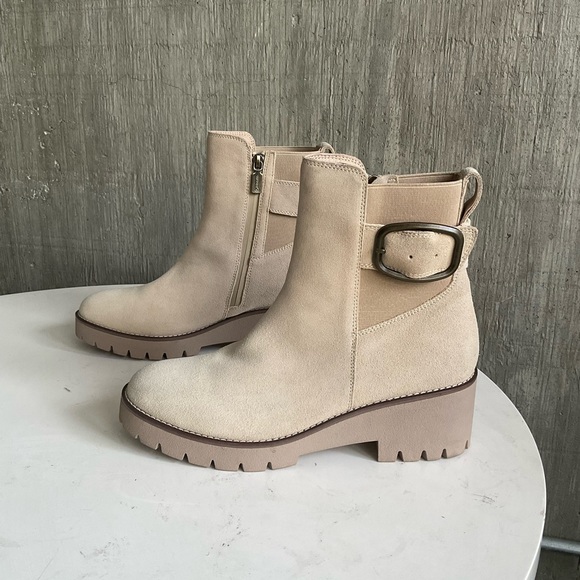 Blondo | Shoes | Blondo Chelsea Lug Sole Waterproof Suede Neutral Color ...